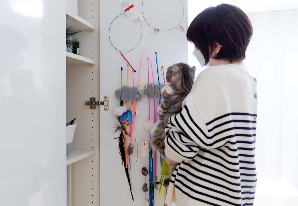 100均で作る猫おもちゃ収納で絡まるイライラが一気に解消しました。 | ウチブログ